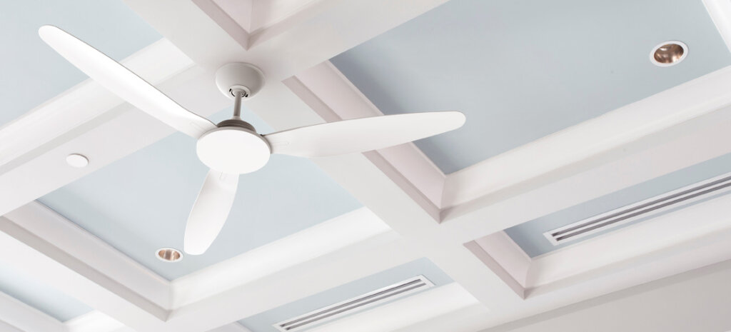 Lobby-hotel-ceiling-fan_atom | zencontrol